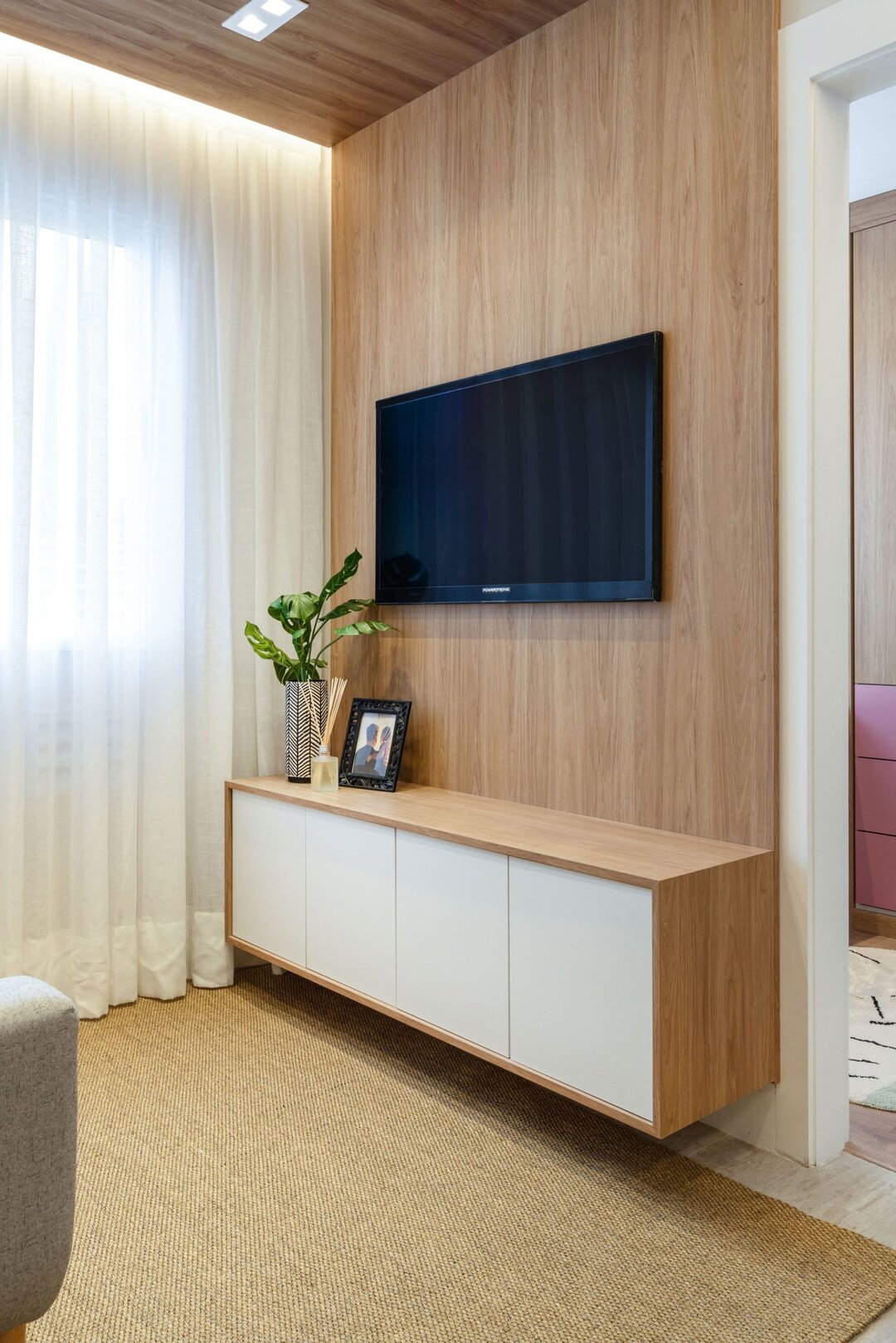 30 ideias de rack para sala de tv com painel